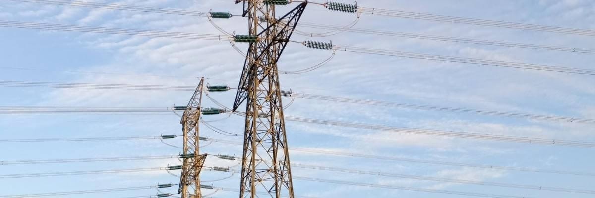 The Pylons by Stephen Spender - Poem Analysis