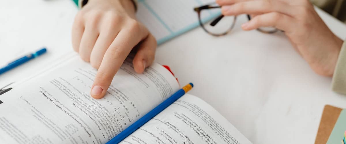 an afternoon nap by Arthur Yap - Poem Analysis